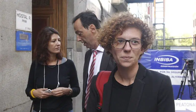 La edil de GUANYAR ALICANTE se arrepiente de llamar "ASESINO" al Rey ...