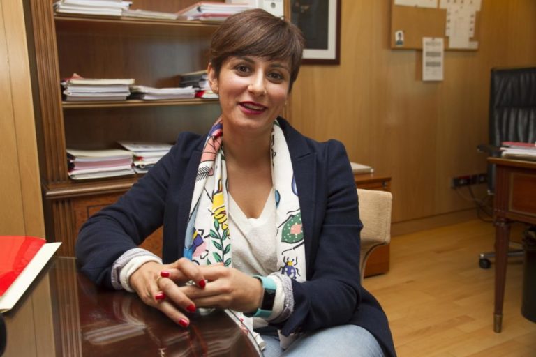 La nueva portavoz del Gobierno y ministra de Política Territorial ...