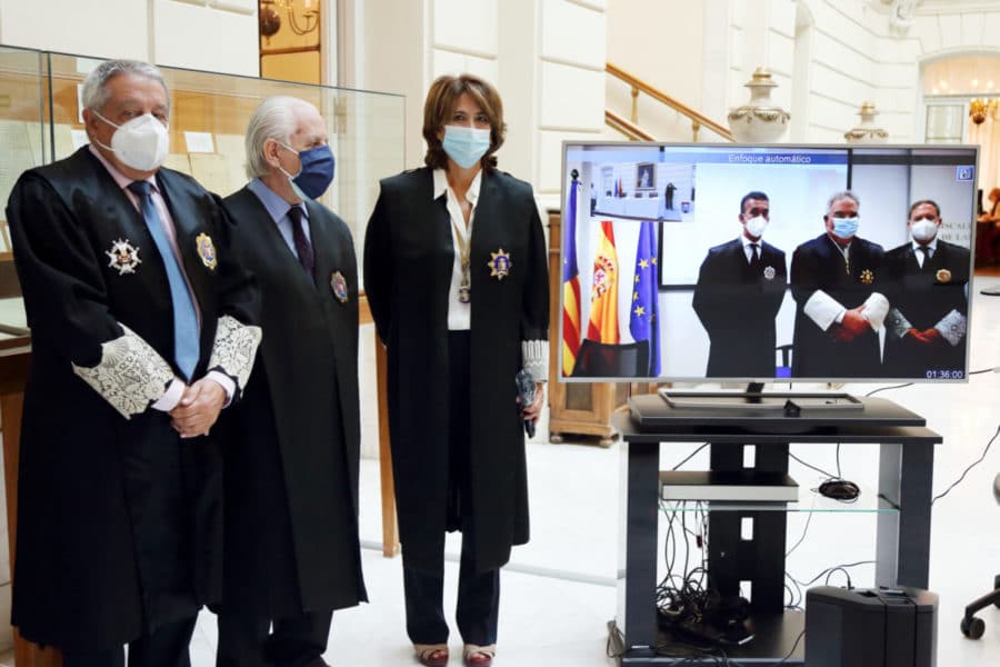 Toman posesión la fiscal jefe de Santa Cruz de Tenerife, la fiscal jefe ... Toman posesión la fiscal jefe de Santa Cruz de Tenerife, la fiscal jefe ...