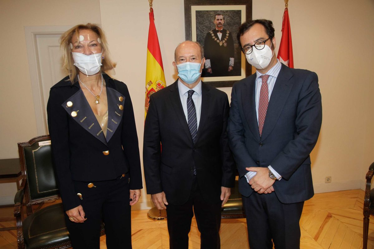 Los magistrados Alejandro Abascal y Yolanda San Pastor, condecorados ...