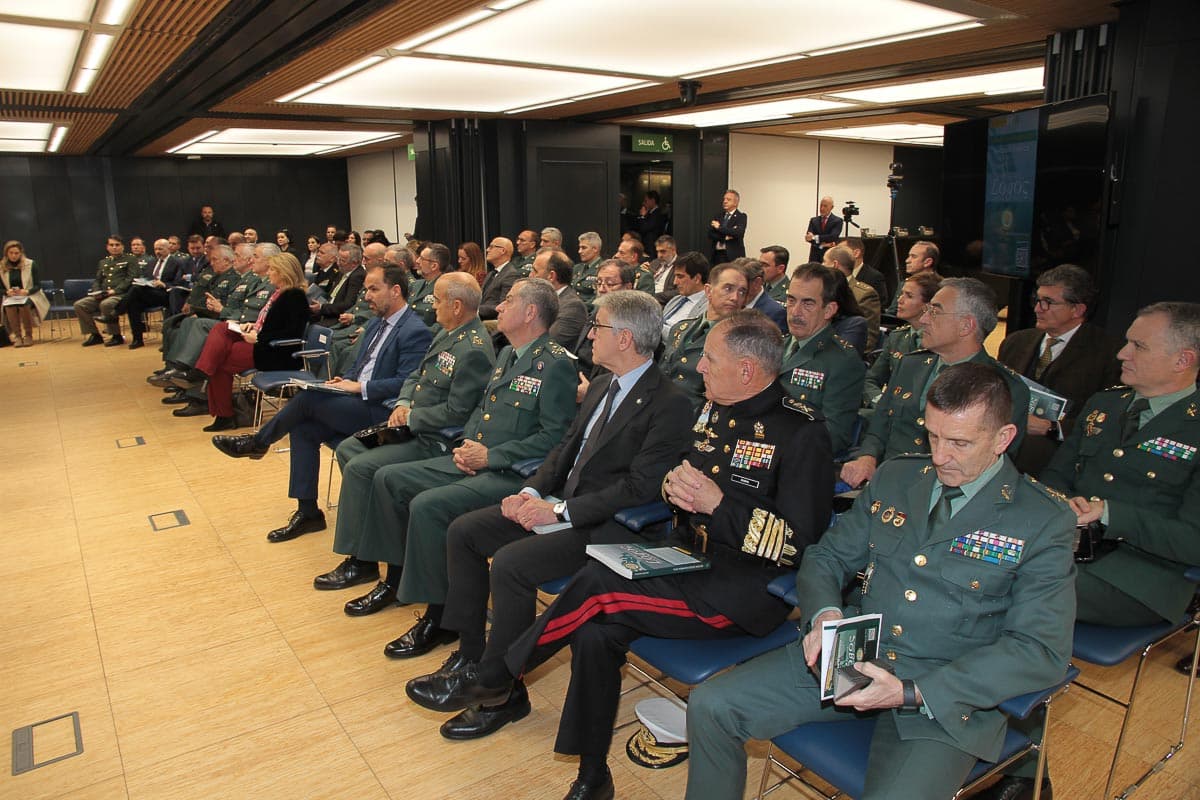 Grande-Marlaska presentó la revista Logos de la GC: "un poderosísimo ...