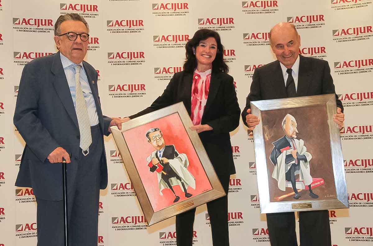 Ovación prolongada en los Premios ACIJUR a los padres de la ...