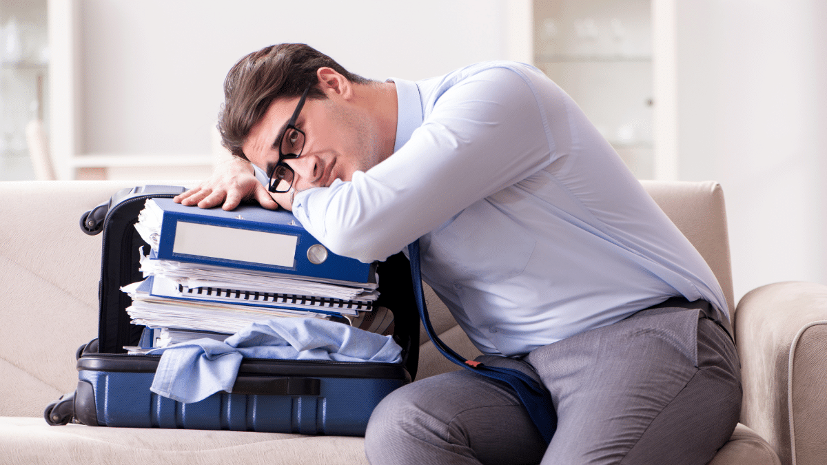 Viajes de trabajo: la legislación laboral no especifica qué gastos ...