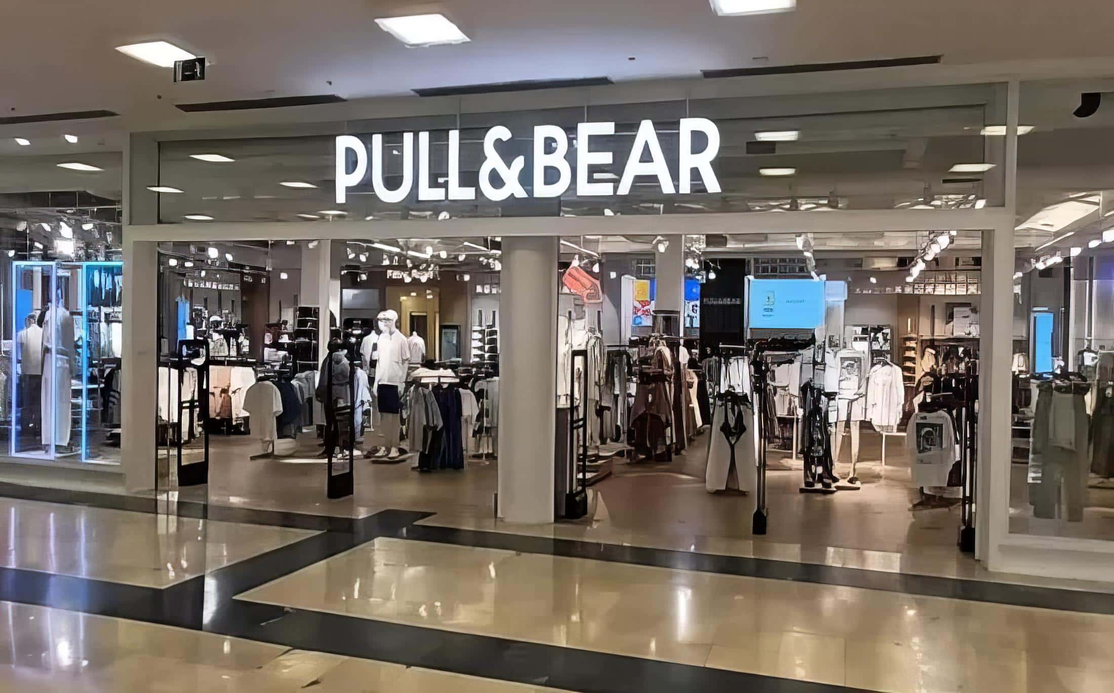 Empleada de Pull & Bear solicita permiso retribuido para cuidar de su madre y se va de ...