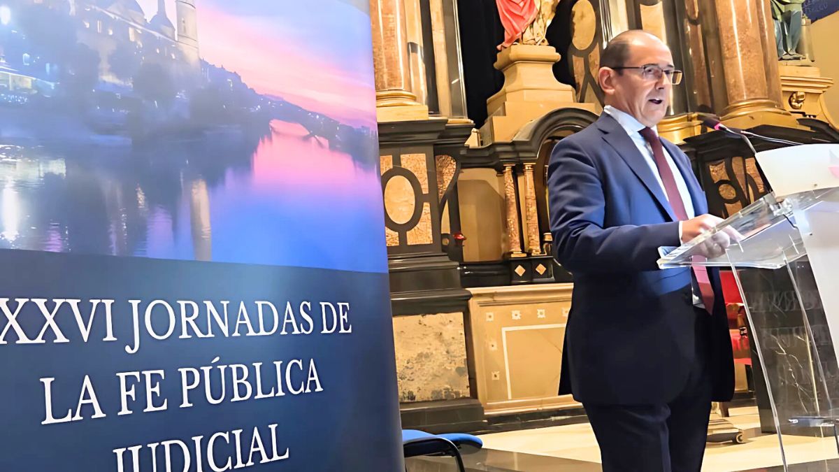 La primera remesa de los 21 nuevos magistrados del Tribunal Supremo tomaron posesión de sus ...