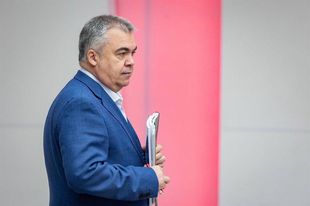 La Audiencia de Madrid archiva la querella de Hazte Oír contra Santos ...